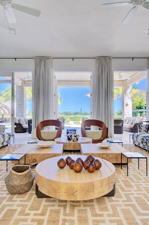 Vila | 6 quartos, acesso à internet de alta velocidade