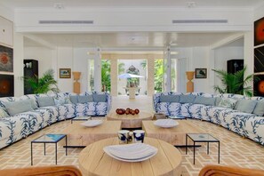 Vila | 6 quartos, acesso à internet de alta velocidade