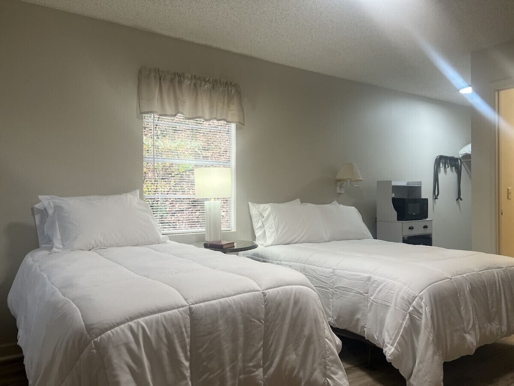 Get away to Creeks Bend Room 62 Reviews, Deals & Photos 2025 - Vrbo