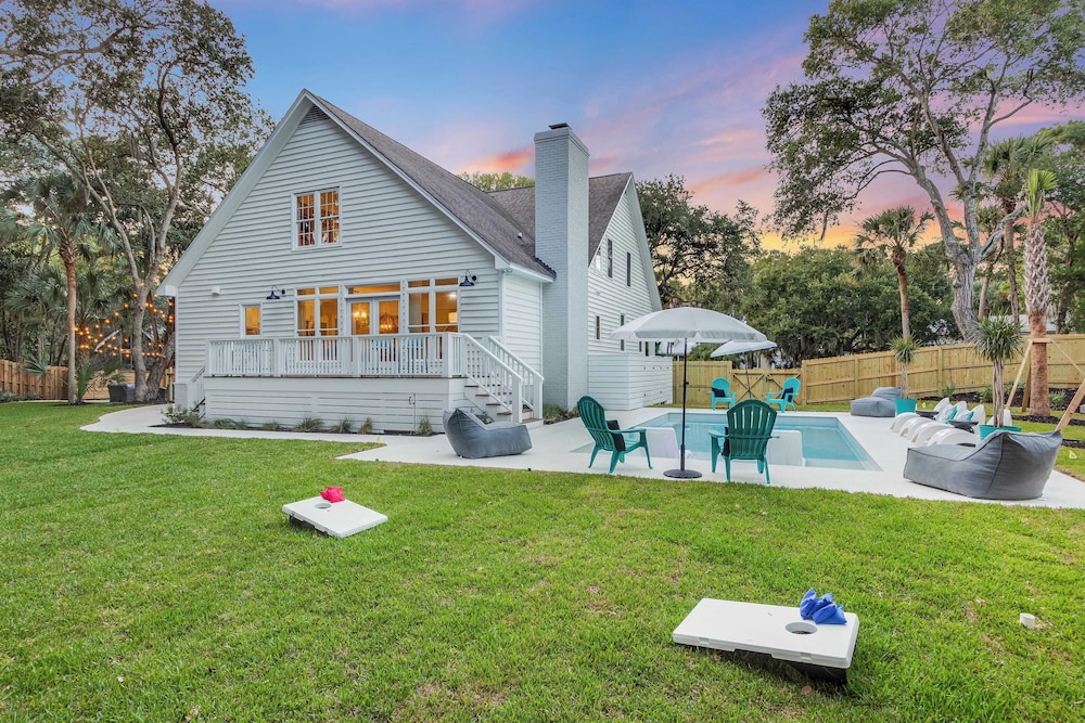 Southern Oasis By Avantstay 0.5mi Walk To The Beach, Pool, Patio, Large Yard - Mount Pleasant, SC