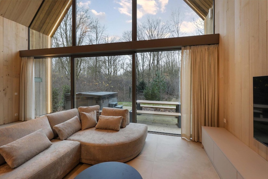 Luxe Lodge Voor 6 Personen Met Jacuzzi, Omringd Door Natuur En Uitgerust Met Hoogwaardige Voorzieningen. - Lummen