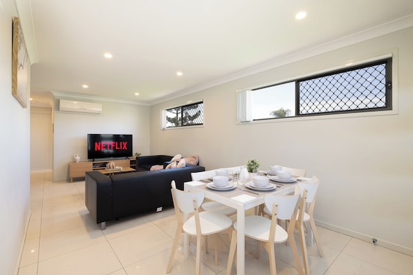 2 Bedroom Apt!gst Credits! Parking! 120d2 - Queensland