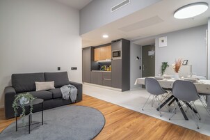 Apartamento Familiar | Secretária, secretária adequada para computadores portáteis 