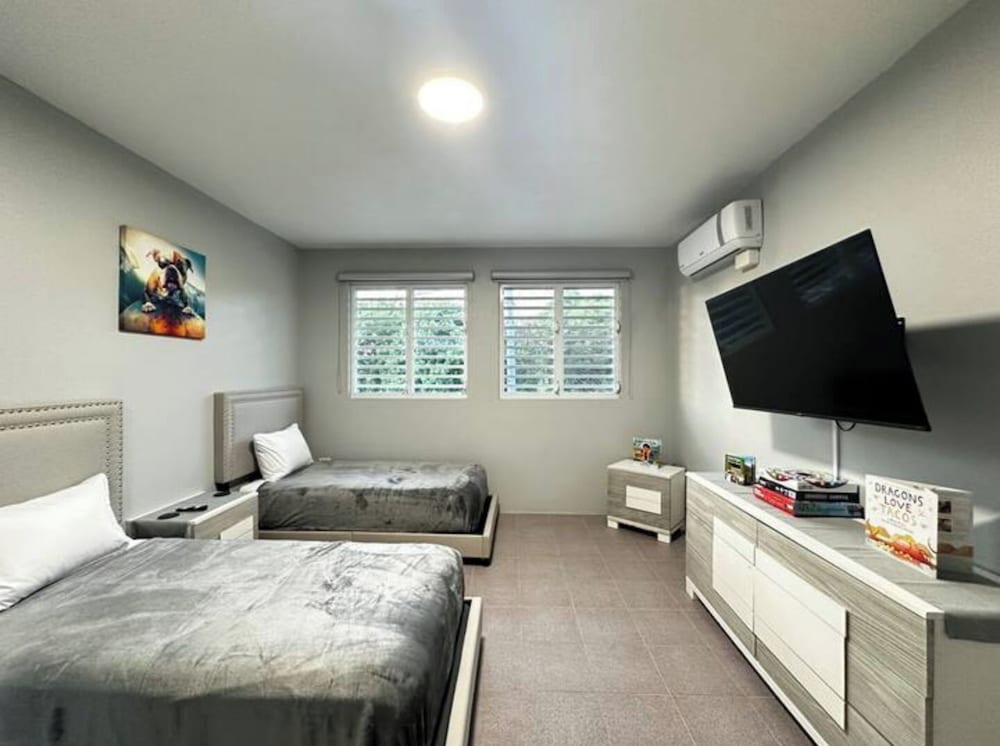 Revolutionary Escape! 3-bd Lolita Lebron Suite W/balcony, 4 Mins From Crash Boat - Aguadilla