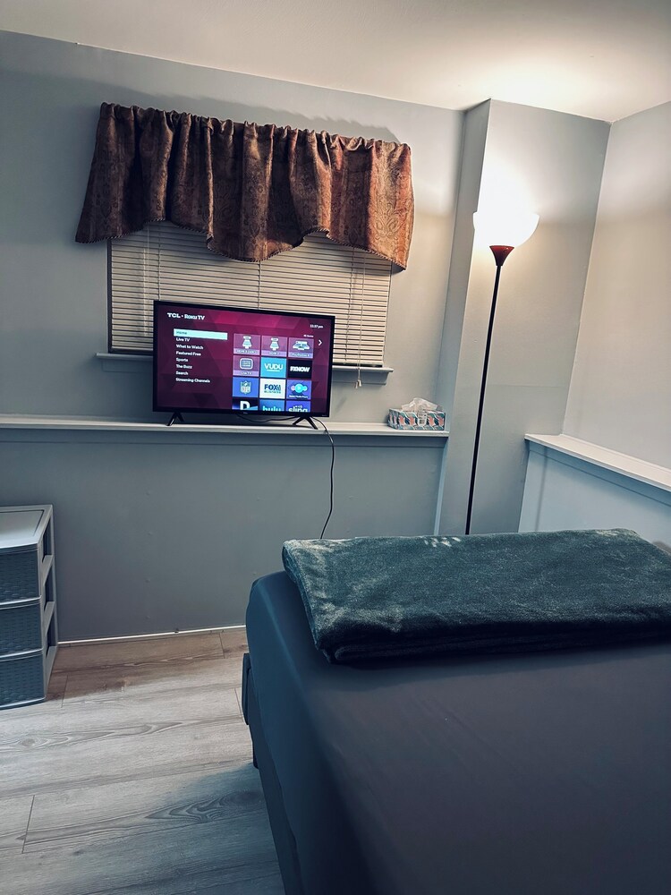 Cozy 1-bedroom house in tranquil North Babylon with WiFi, AC - Deer ...