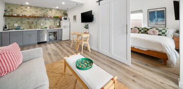 Suite Deluxe, Vista para a cidade | Roupa hipoalergénica, camas de colchão viscoelástico, secretária 