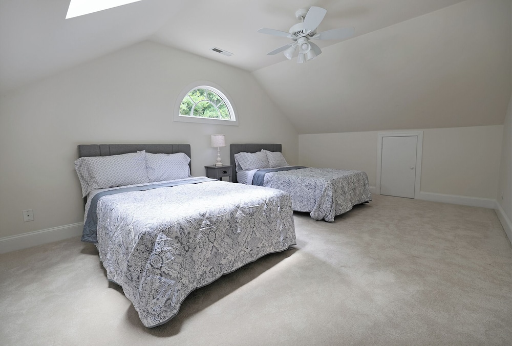 Lg Pool House W/ Hot Tub Central To Rtp*pool Open* - Durham, NC