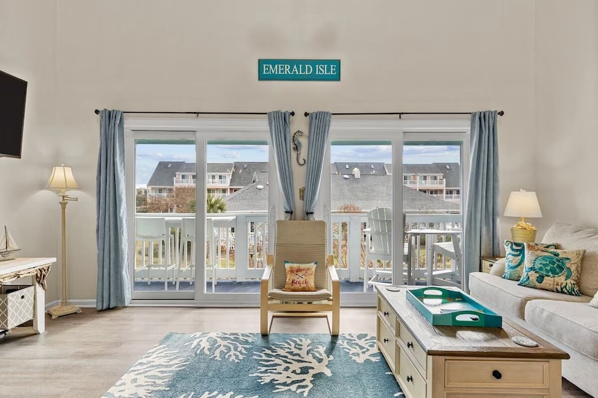 Oceanside Condo W/ Heated Indoor Pool, 2 Outdoor Pools, Beach Access & Bikes! - Cedar Point, NC