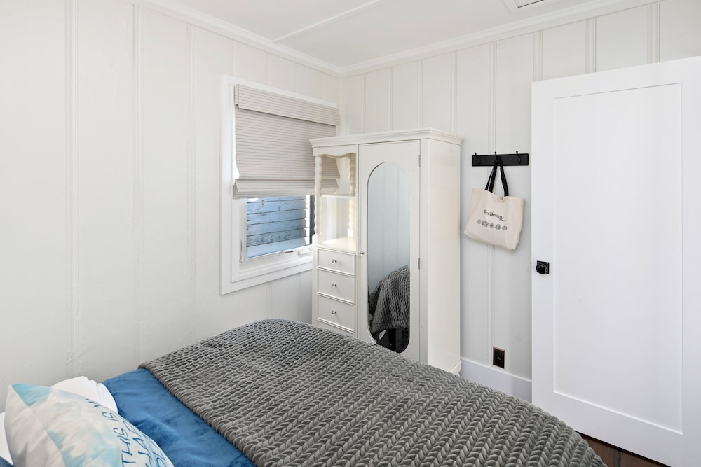 1 Block To Ocean * Brand New Remodel * Dog Ok! - San Diego, CA