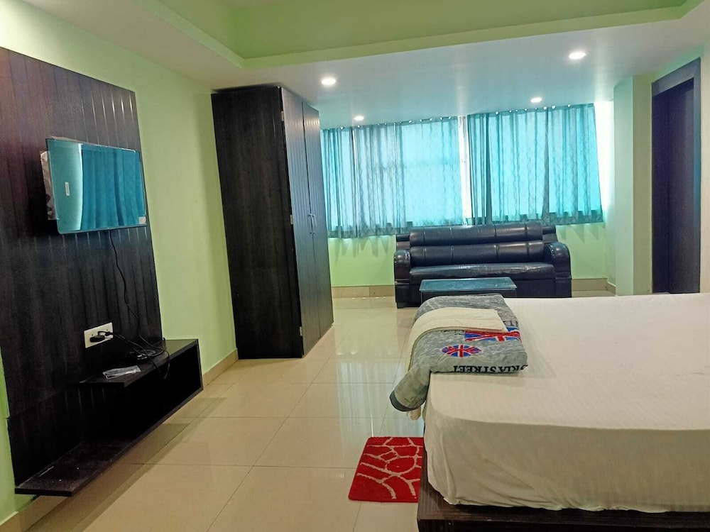 Raj Mahal Rooms & Banquet Hall - Patna