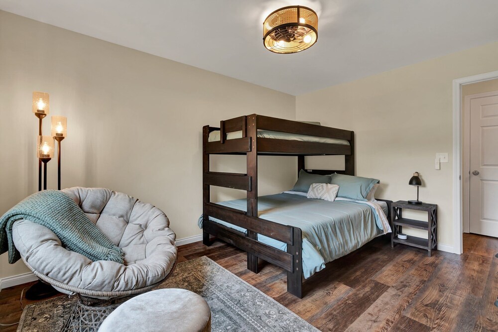 Southern Stay. Comfortable 3-bed, 2-bath renovated home with new ...