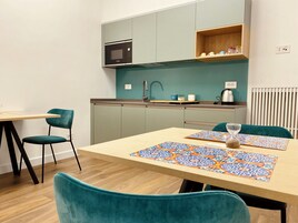 Edredões de penas, cortinas/cortinados opacos, quartos insonorizados 