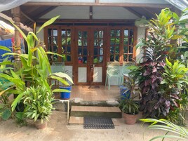 Quarto Duplo Comfort, vista para o jardim | Com mobília individualizada, Wi-fi grátis 