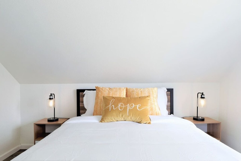 3b2b Upper Unit @Central Seattle - Bothell, WA