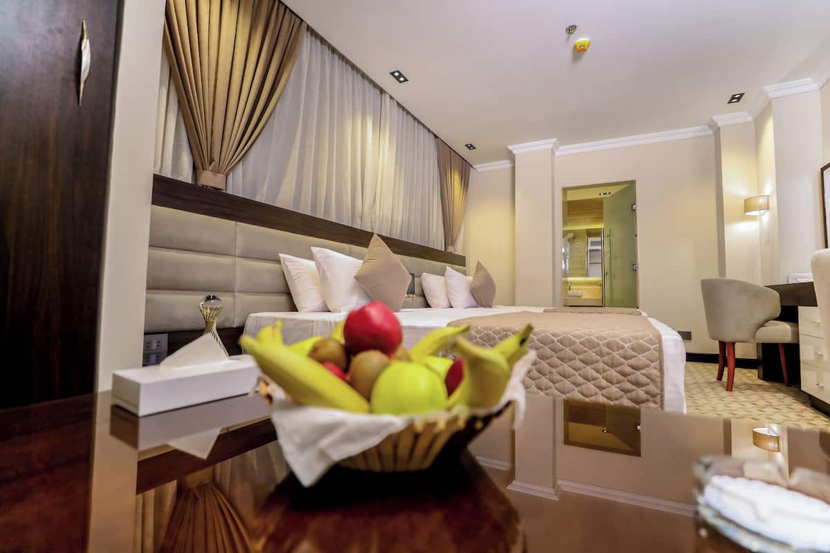 Quarto Clássico com Cama de Casal | 1 quarto, cortinas/cortinados opacos, quartos insonorizados