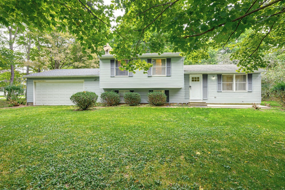 Peaceful Allegany Home, Walk To Sbu! - Bradford, PA