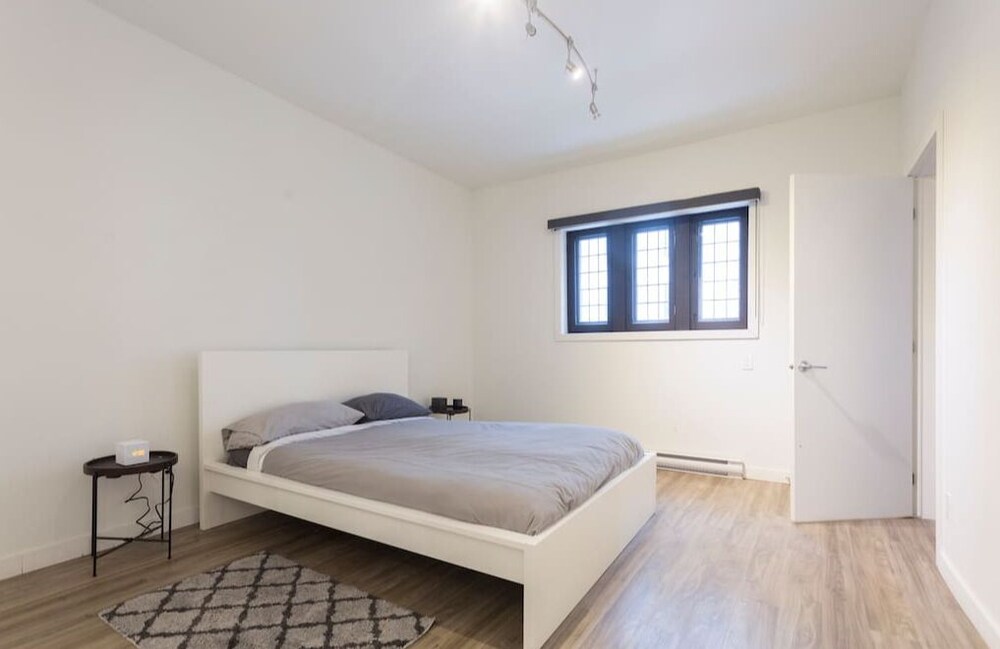 Fabulous Castle Loft Suite - Montreal | FeWo-direkt