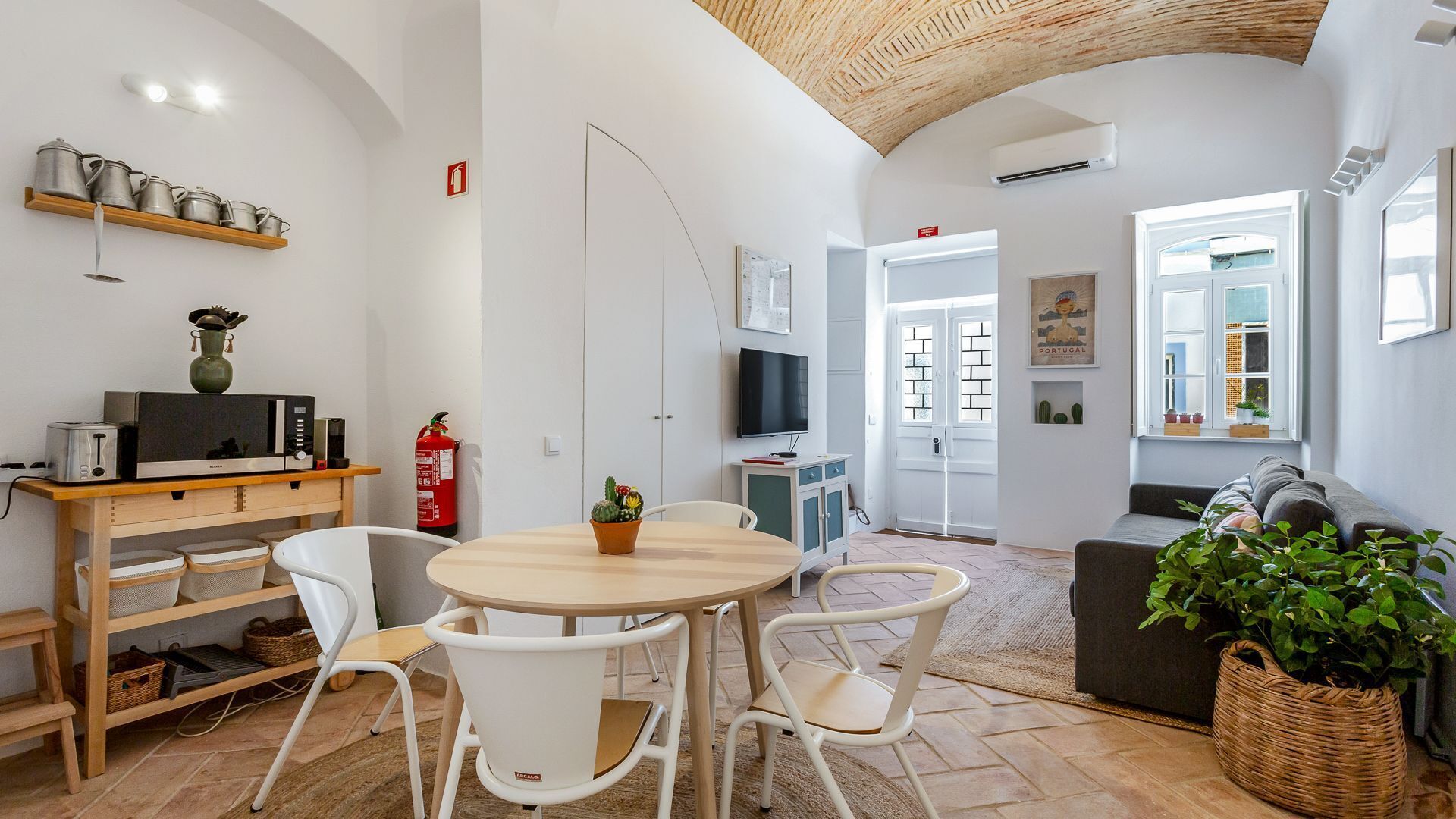 Stunning House With Rooftop And Pool By Lovelystay - Fuseta