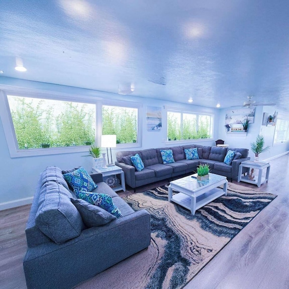 Walk To Siesta Key Beach! - Sarasota, FL