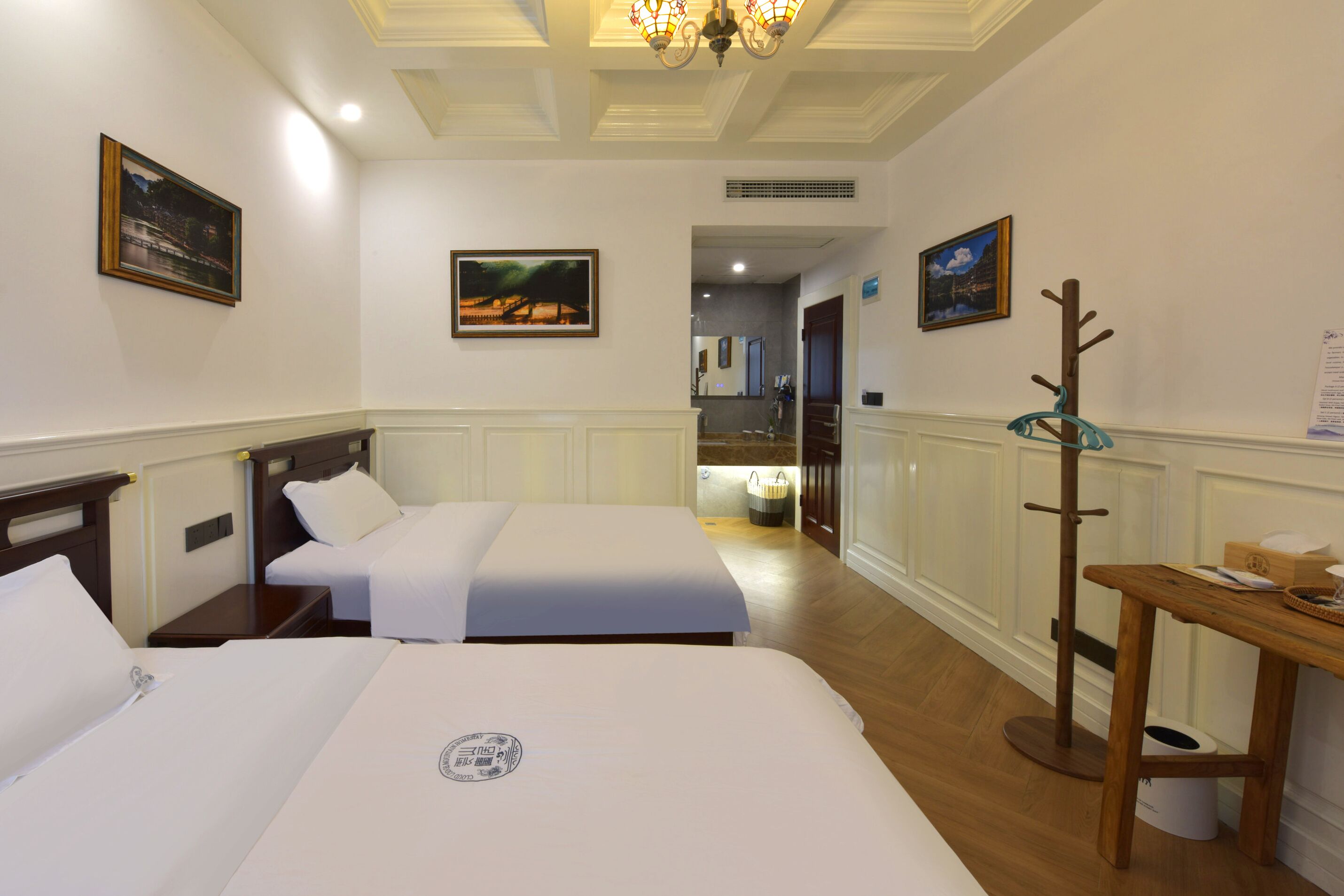 Quarto Duplo ou Twin Superior, vista para o jardim | Roupa de alta qualidade, secretária 