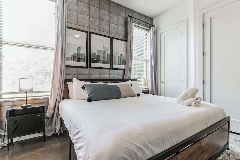 1 Bdr Loft Close To Vanderbilt Hospital - Nashville, TN