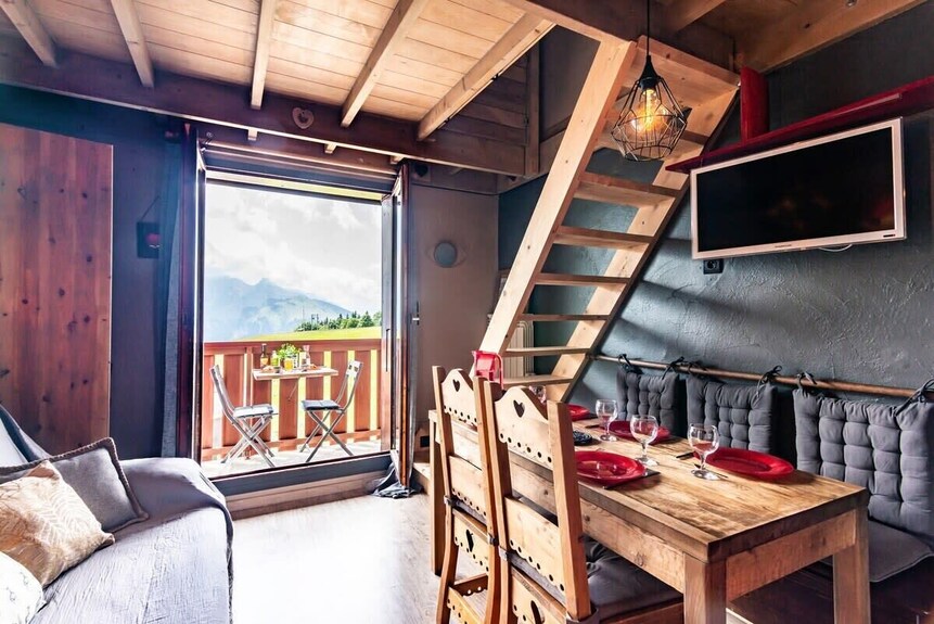 Slow Chalet Montblanc Soleil Sur Les Pistes Ascenseur Balcon, Vue, Parking - Manigod