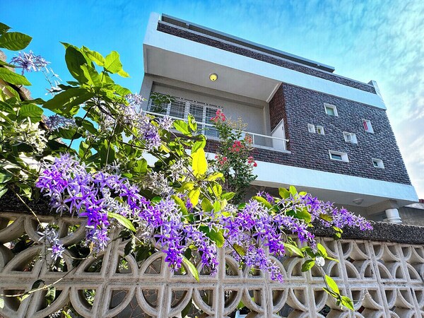 Ronchamp Villa - Annan District