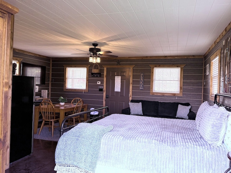 Knots Landing - A Romantic Getaway W/hot Tub - Disney, OK