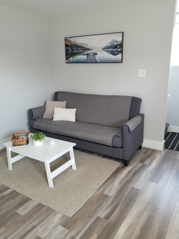 One Bed Apt W/ Private Bathroom (1) Free Charge (1) Car Parking. - New Brunswick