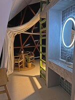 Secretária adequada para computadores portáteis, Wi-fi grátis 