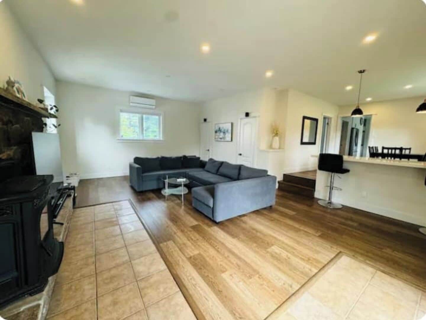 Beautiful Waterfront Cottage With Hot Tub In South Muskoka - Gravenhurst