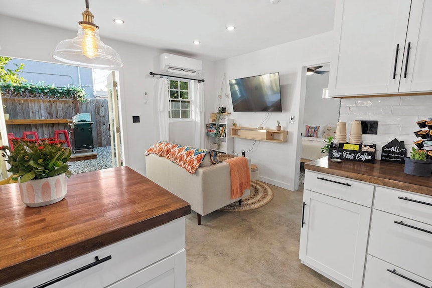 A Charming Detached Guesthouse With Everything - Los Ángeles, CA