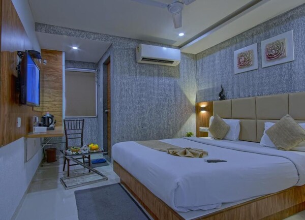 Hotel Limra Surat - Surat