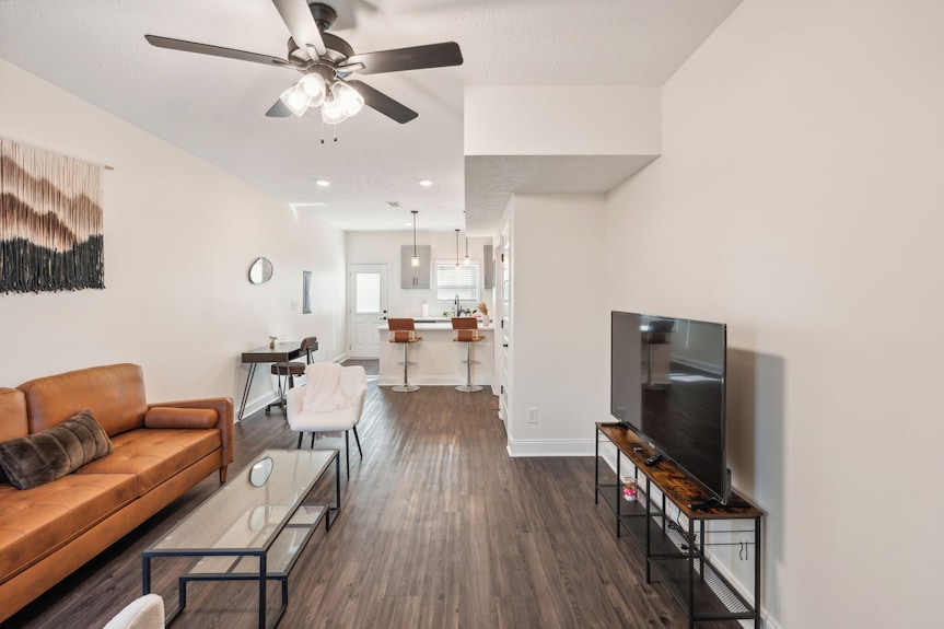 Alto M8 I Modern New Construction 2bd Apartment - 克拉克斯維爾