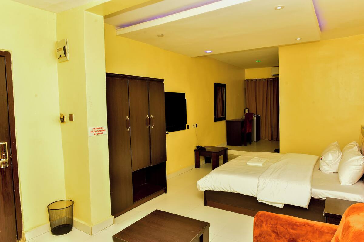 Quartos insonorizados, Wi-fi grátis, roupa de cama fornecida