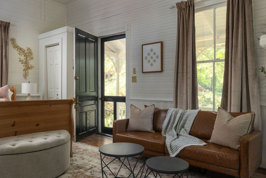 Little White House Studio W/ Full Kitchen - Lake Higgins