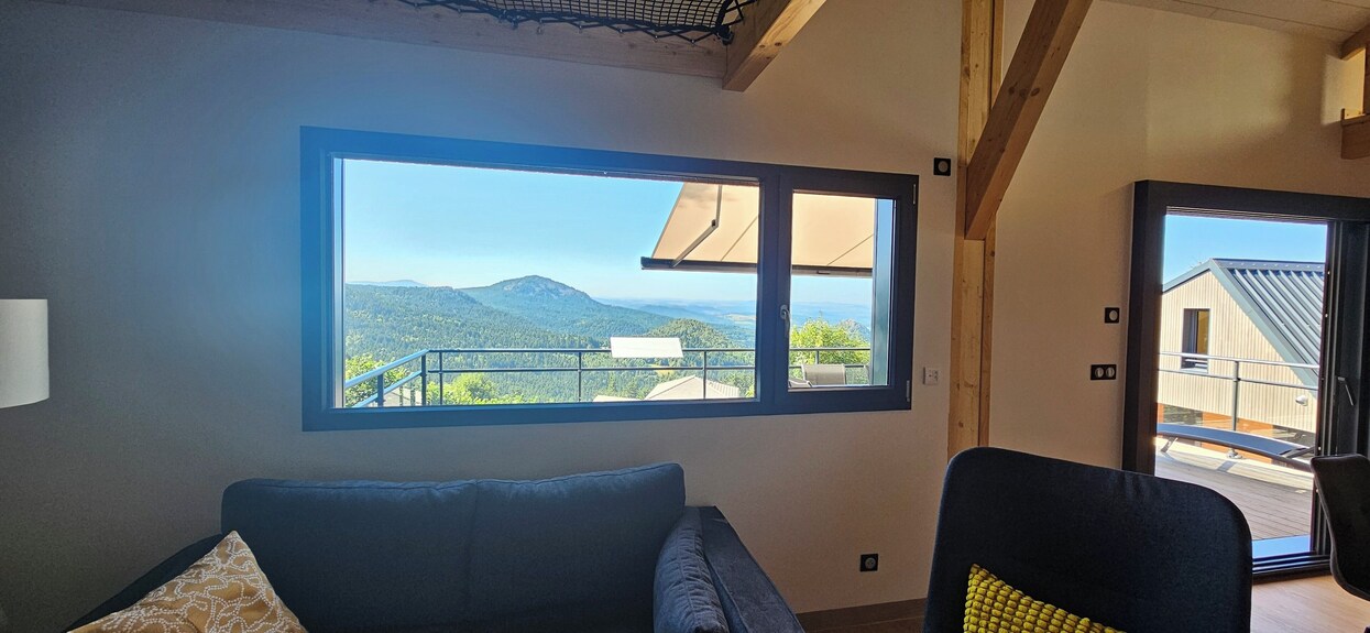 Mounier: Chalet**** Avec Vue Sur Les Montagnes De Haute-loire - Haute-Loire