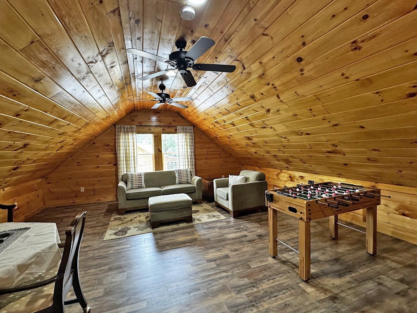 Evergreen Lodge Large Log Cabin With Game Room - Cherokee, NC