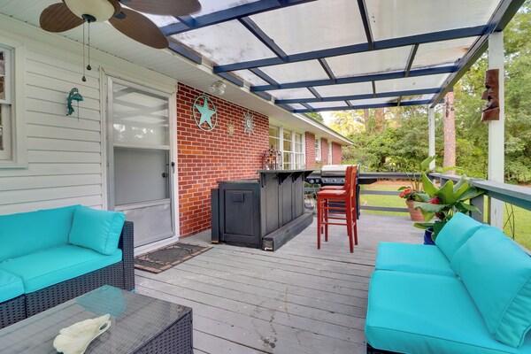 Valdosta Home: Bar, Bbq, Fire Pit + More! - Valdosta, GA