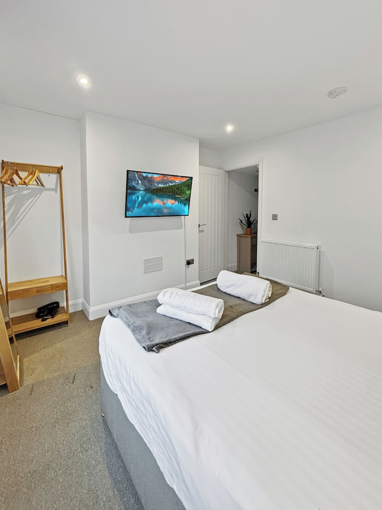 Sleeps 4- 1-bedroom Apartment Walking Distance To Grantham Town Centre! - Belvoir Castle