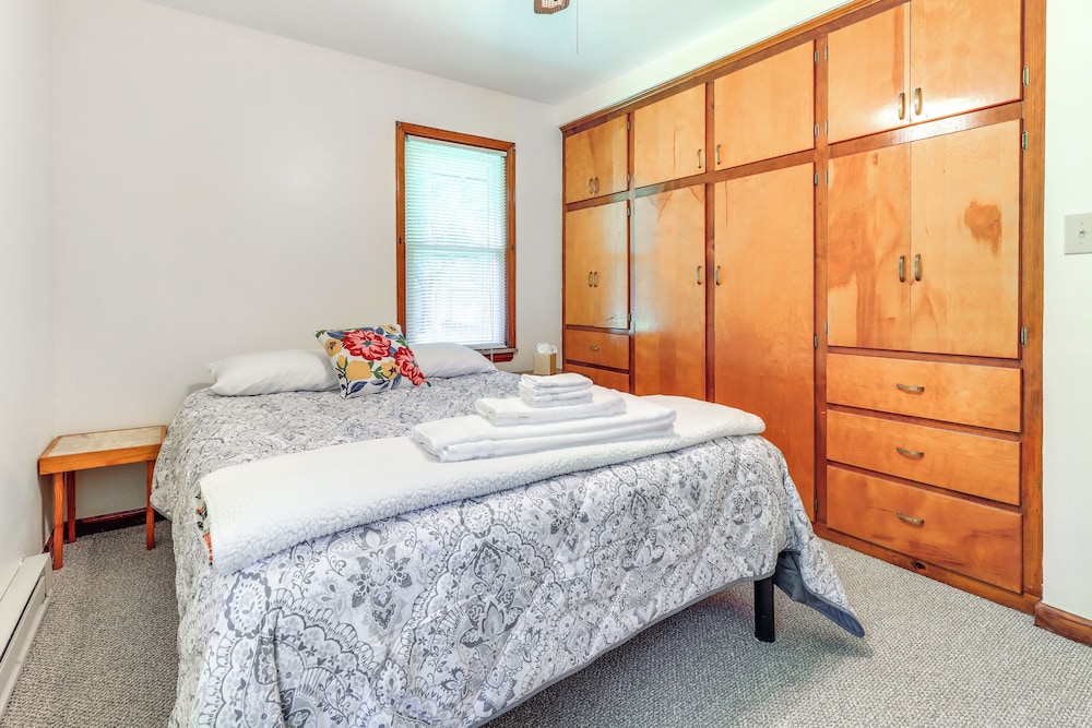 Home ~ 17 Mi To Detroit W/ Patio & Grill! - Southfield, MI