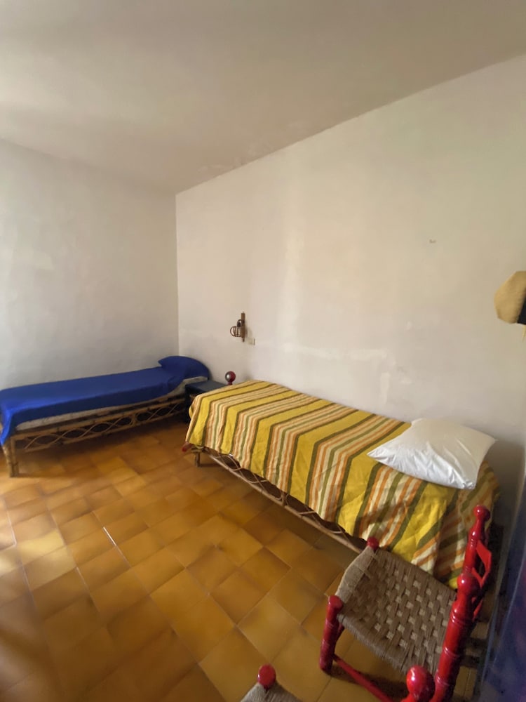 House Of Iulia Usselmann - Portobello