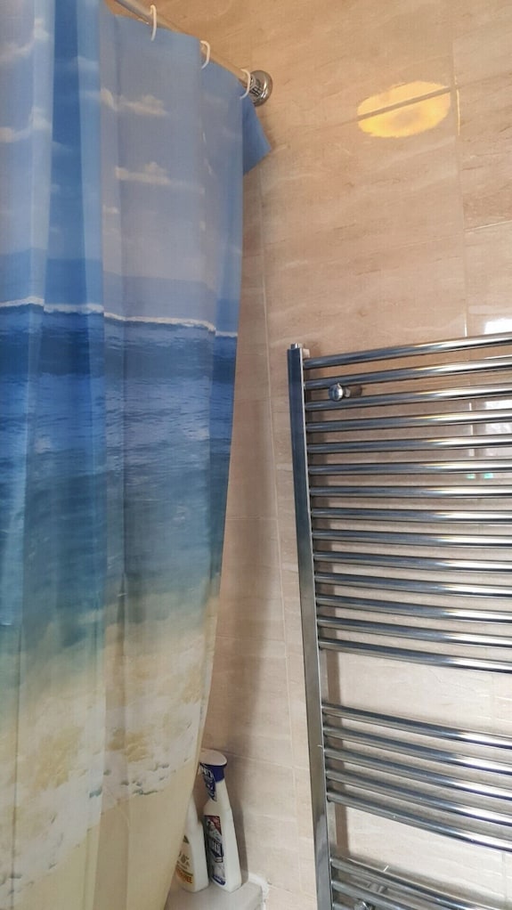 Cosy Family House, Close To Amenities And City Centre - Angleterre