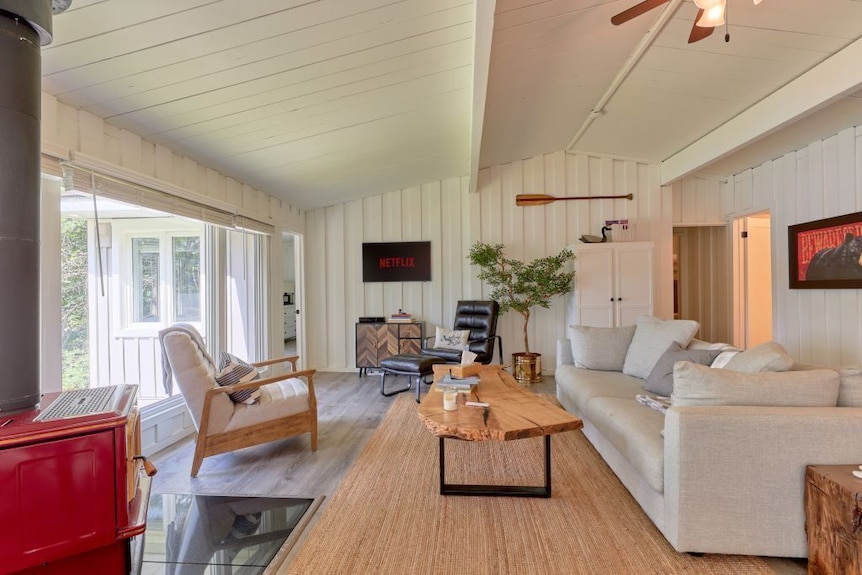 Fall Retreat Fire Pit, Games, Waterfront - Gravenhurst