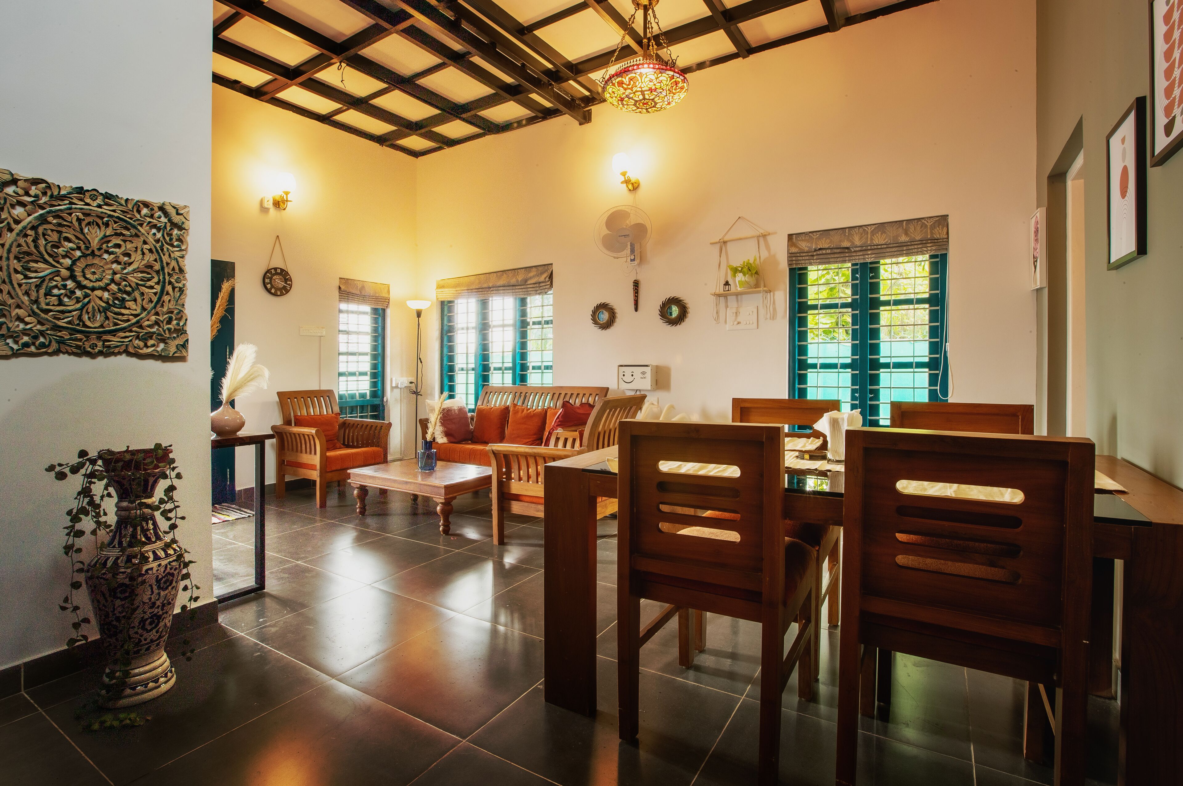 Lakefront 2-bed Villa-cozy A-frame Upper Deck With Balcony & Bbq Grill - Kollam