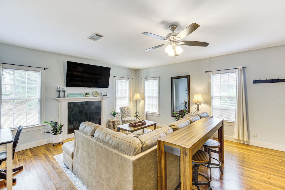 Lumberjack Hideaway Near Campus In Nacogdoches! - Nacogdoches, TX