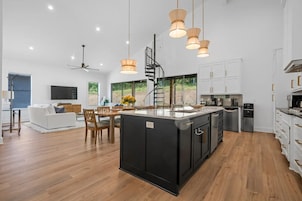 Casa, 3 quartos, aceitam-se animais de estimação, vista para a montanha | Cozinha privada | Uma cafeteira/bule, um frigorífico/congelador grande, um micro-ondas 