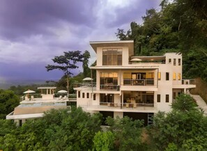 Fachada da propriedade