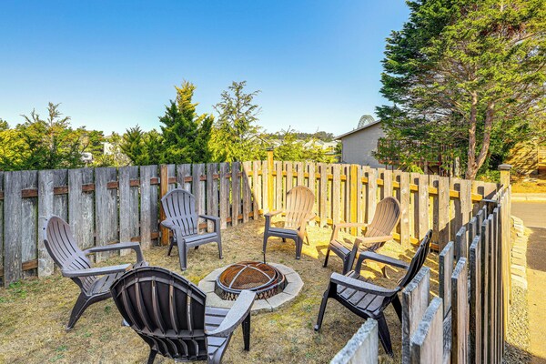Coastal Oregon Home: Walk To Dock! - Newport, OR