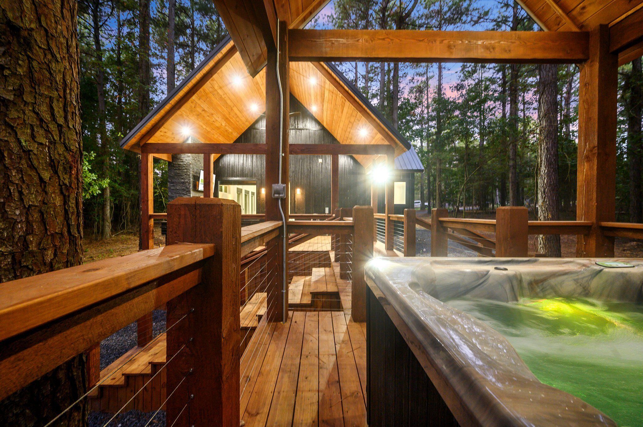 Wonderful Tonight: Cozy 1-Bedroom Retreat with King Bed, Hot Tub, EV ...